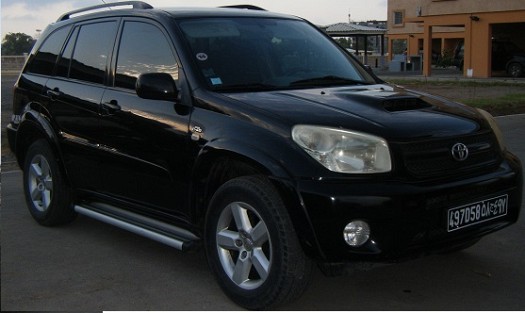 TOYOTA RAV 4 D4D NOIR à Djibouti