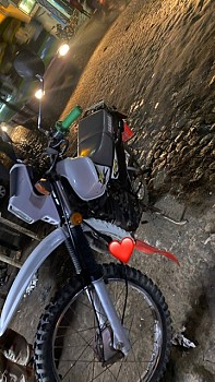 Moto DT cc 175 à Djibouti