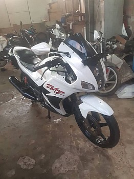 Moto Hero Karizma 220 à Djibouti