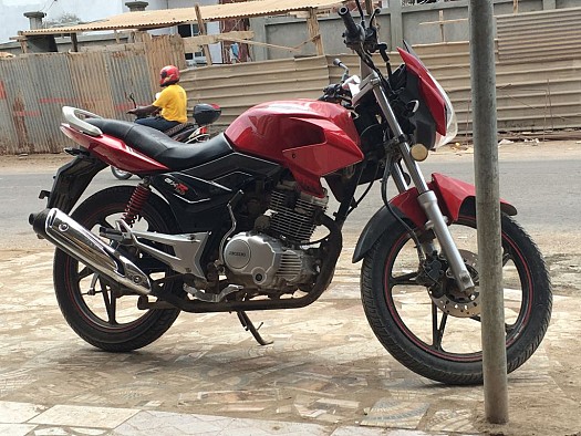 Moto Jincheng 150 à Djibouti