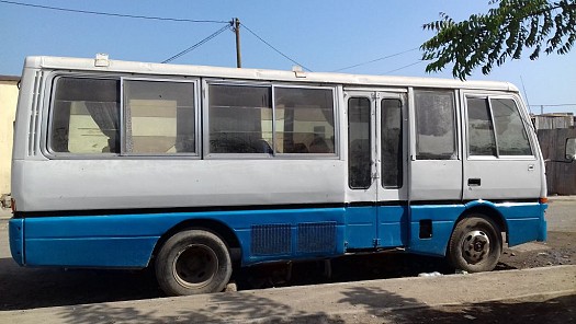 Bus Coaster rosa à Djibouti