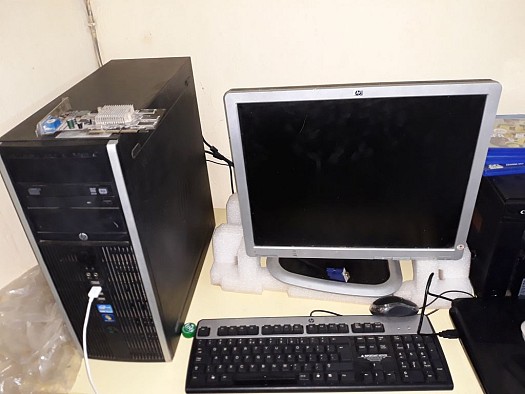 Unite centrale, ecran, clavier et souris à Djibouti