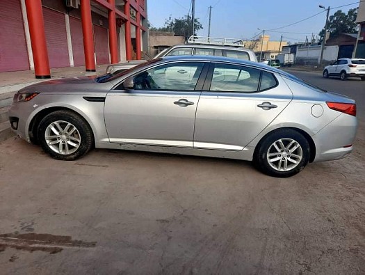 Voiture KIA automatique à Djibouti