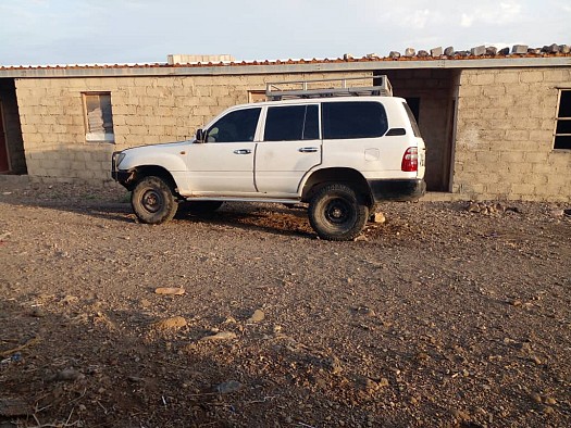 TOYOTA Land cruiser HZJ105 à Djibouti