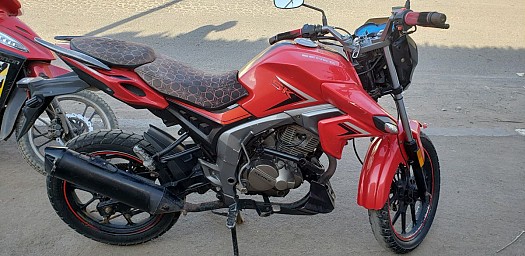 Moto SENKE 200 en excellent état à vendre à petit prix à Djibouti