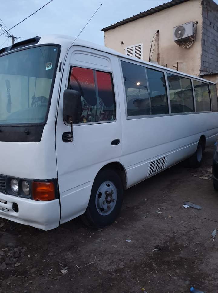 Bus Toyota coster à Djibouti